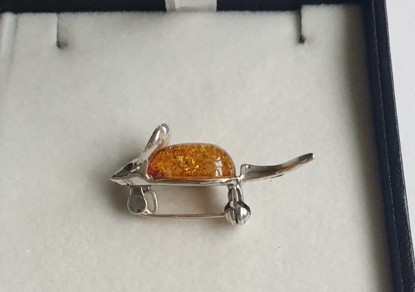 Baltic Amber And Silver Mouse Brooch | X2020 10