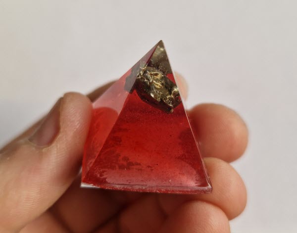 Meteorite Pyramid - Iron Meteorite | RED CAMPO